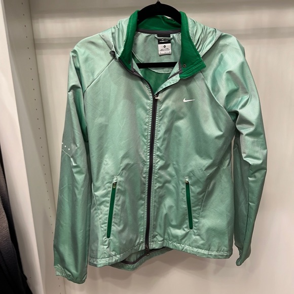Nike | Jackets & Coats | Nike Green Storm Fit Jacket With Detachable ...